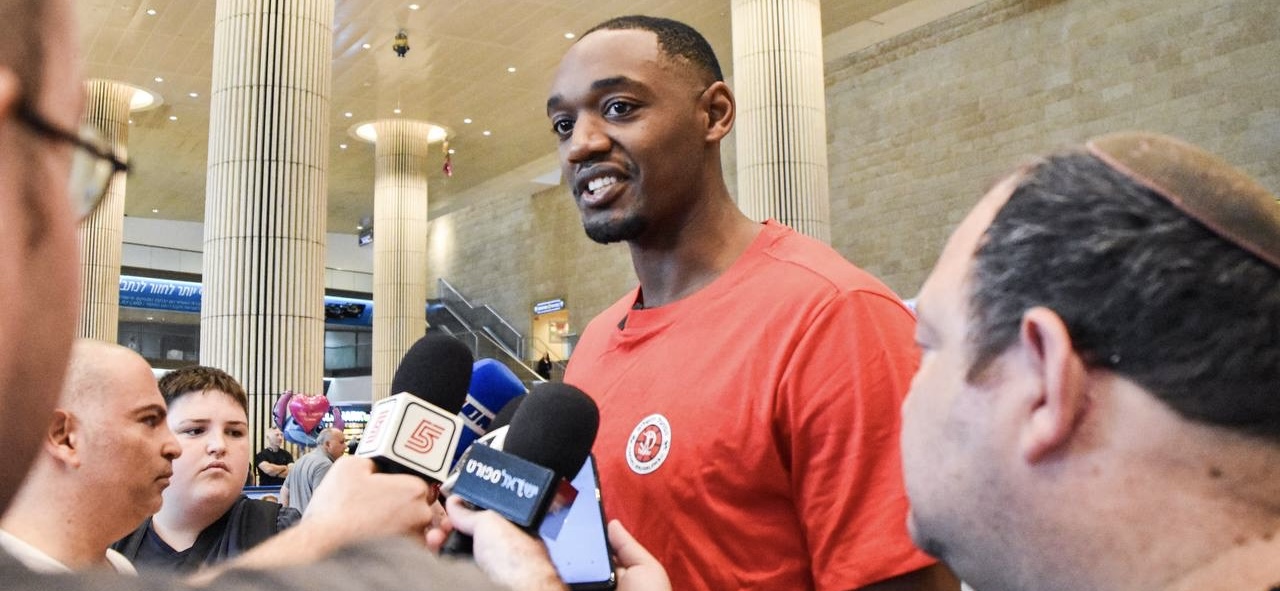 We want to finish what we started last season: Jerusalem big man Austin ...