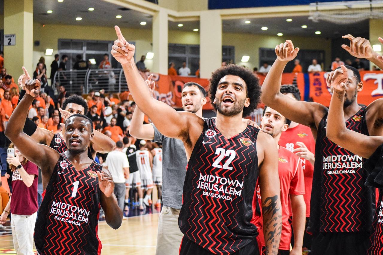 "We're built to win" Anthony Lamb keys Hapoel Jerusalem victory as Reds ...